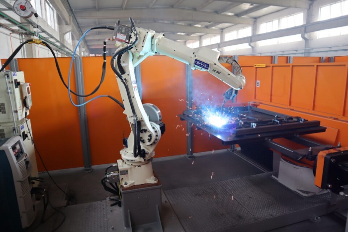 "Metalac MBM" nabavio novog savremenog robota - Biznis Info