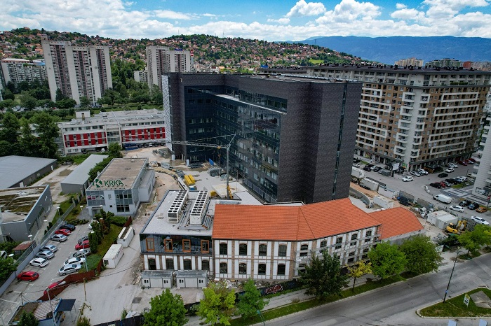 Obnovljena zgrada u kojoj je bila prva hemijska fabrika u BiH - Biznis Info