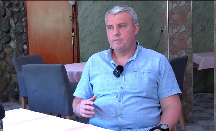 Avdo je u Srebrenici odlučio iskoristiti poslovnu priliku i ponuditi je ...