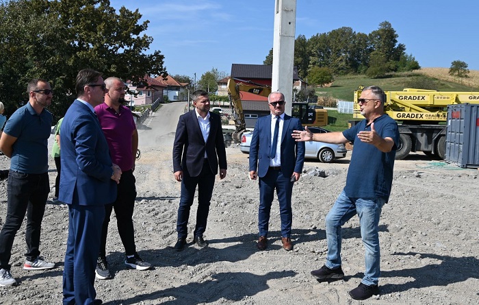 Investicija od 2 miliona KM u jednu od najmodernijih farmi u BiH ...